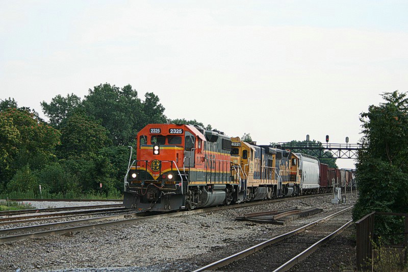 BNSF 2325